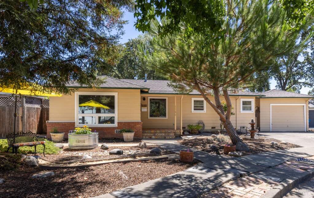 112 Roweland Court, Santa Rosa, CA 95403 | MLS# 325034978 | Christie's ...