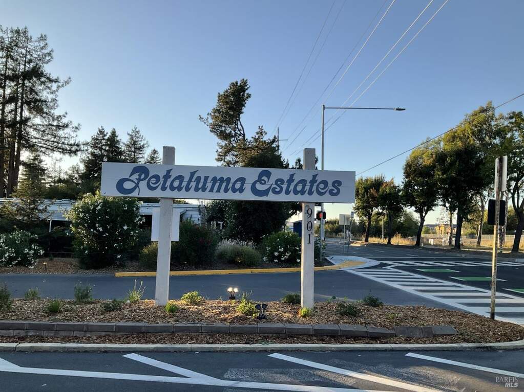 1003 Sonoma Court, Petaluma, CA 94954 | MLS# 325081051 | Christie's ...