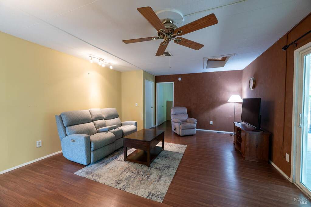 20 Circulo Lujo Circle, Rohnert Park, CA 94928 | MLS# 325081777 ...