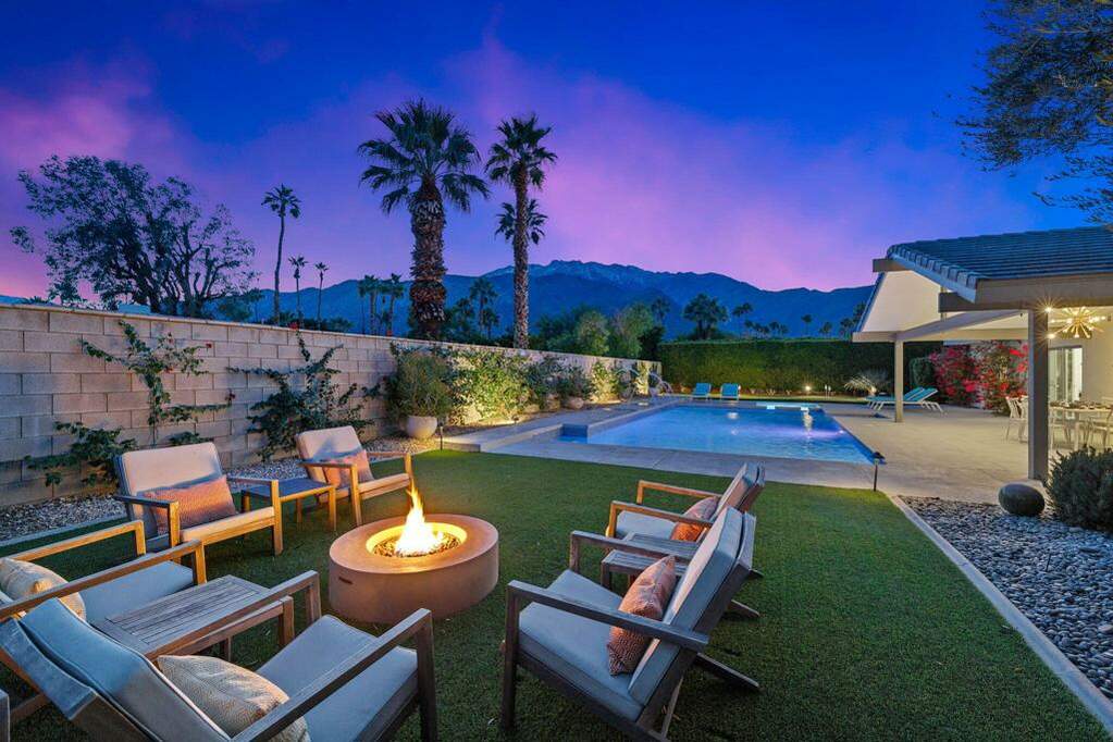 999 E Via Escuela, Palm Springs, CA 92262 | MLS# 219090127PS | Christie ...