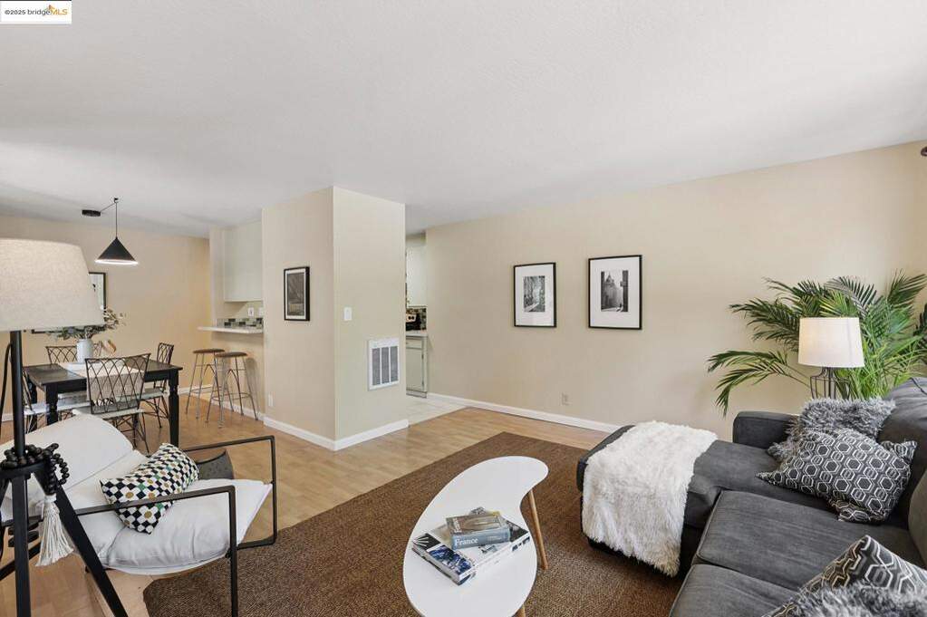 2632 Warring St, Berkeley, CA 94704 | MLS# 41112732 | Christie's ...