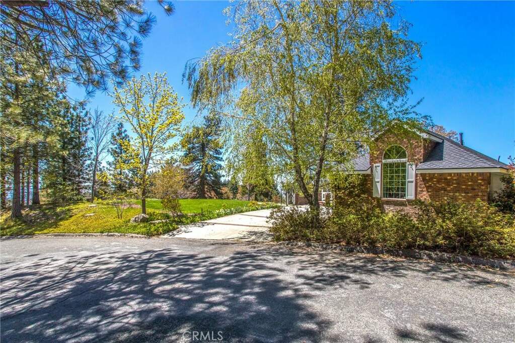 30066 Pixie Drive, Running Springs, CA 92382 | MLS# EV24059884 ...