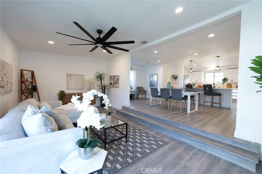 16315 Parthenia Street, North Hills, CA 91343 | MLS# GD24045642 ...