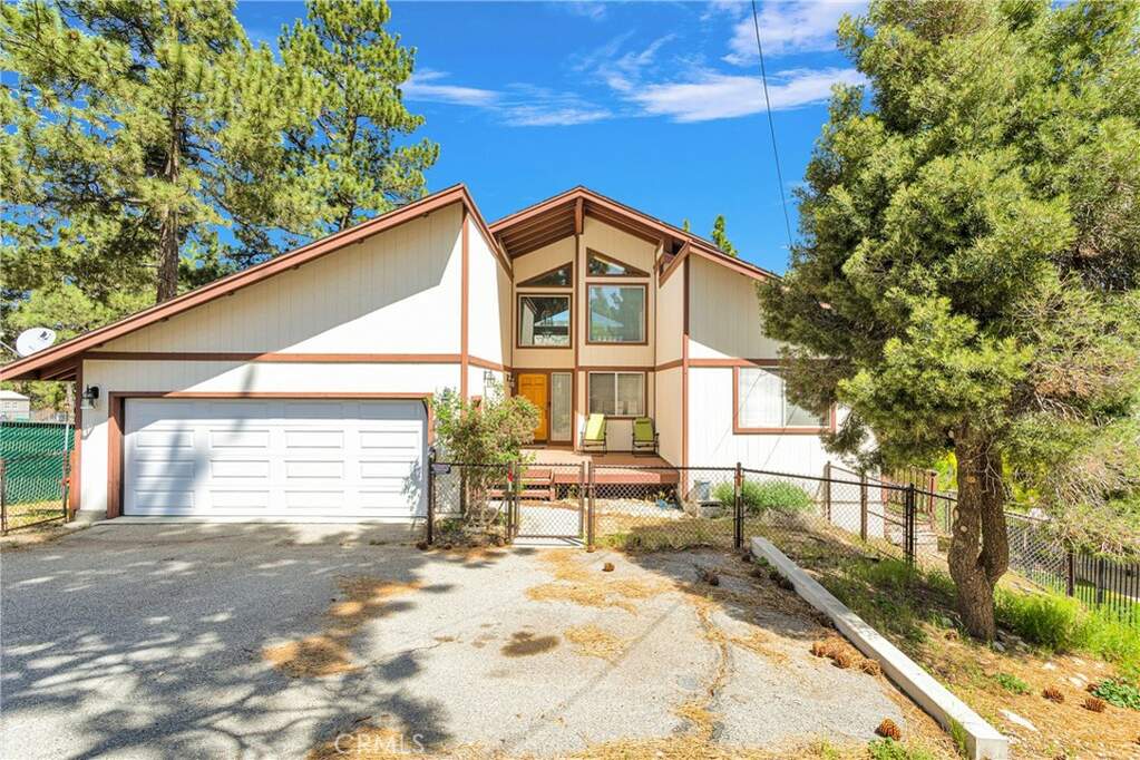 196 Turlock Drive, Big Bear City, CA 92314 | MLS# HD24103608 | Christie ...