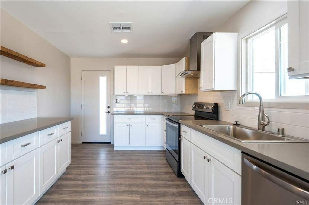 1880 Road Runner Lane, Landers, CA 92285 | MLS# JT24022714 | Christie's ...