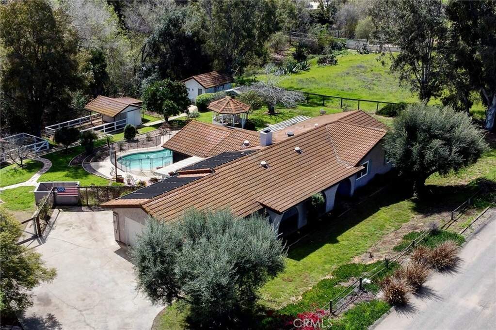 1544 Pepper Tree Place, Fallbrook, CA 92028 | MLS# ND24046324 ...