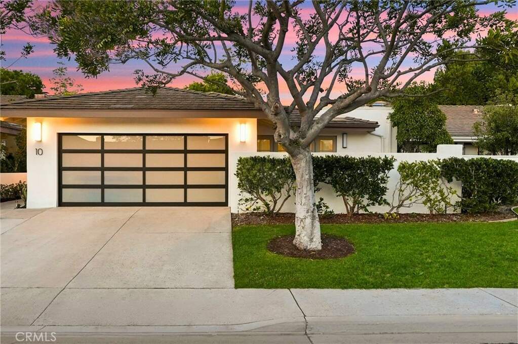 10 Maritime Drive, Corona Del Mar, CA 92625 | MLS# NP25030001 ...