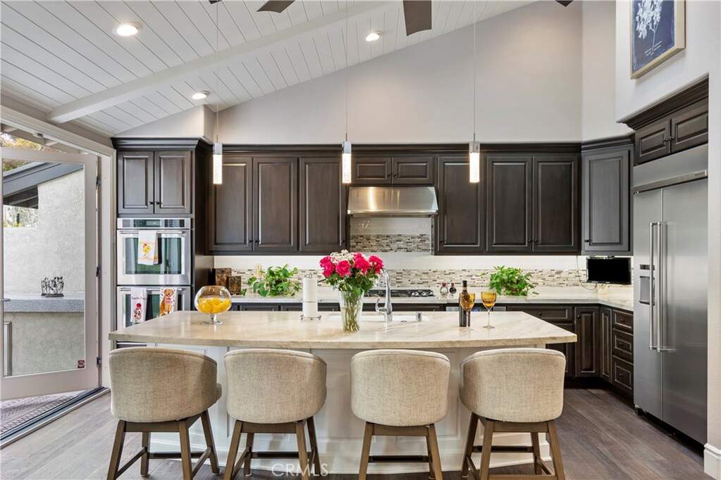 18 Jetty Drive, Corona Del Mar, CA 92625 | MLS# NP25055892 | Christie's ...