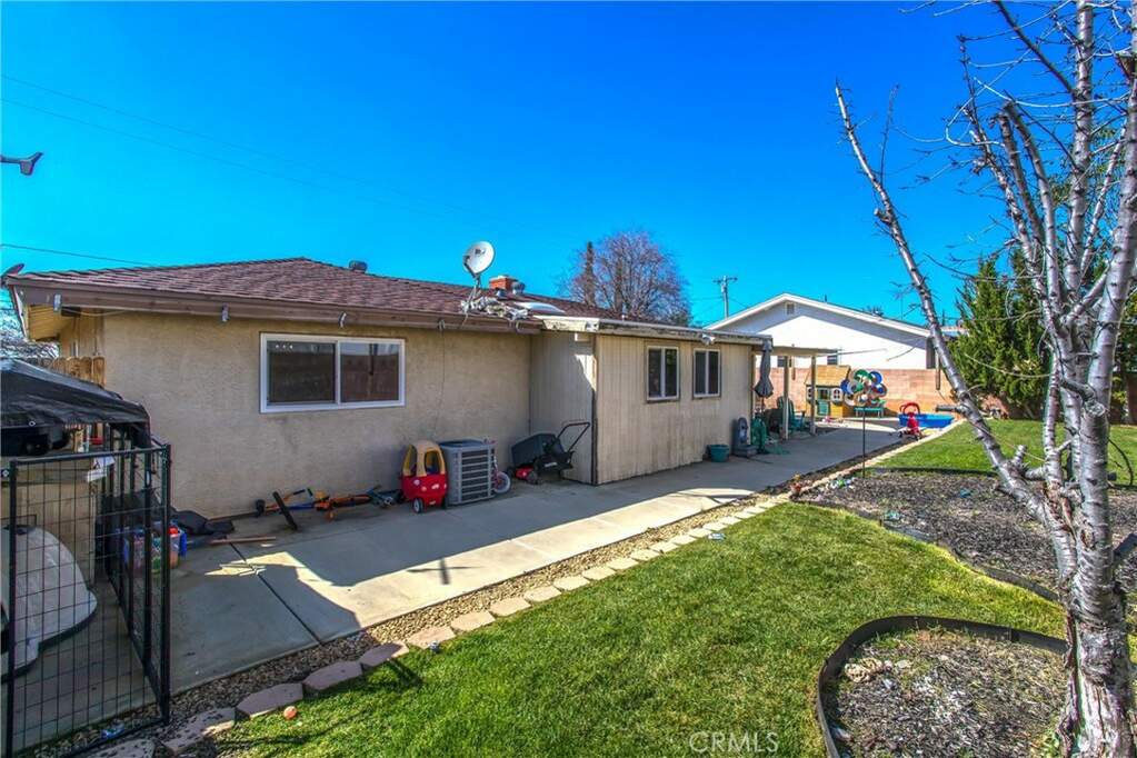 12779 Douglas Street, Yucaipa, CA 92399 | MLS# OC24045947 | Christie's ...