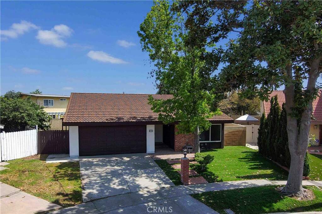 126 S Connie Circle, Anaheim, CA 92806 | MLS# OC24094500 | Christie's ...