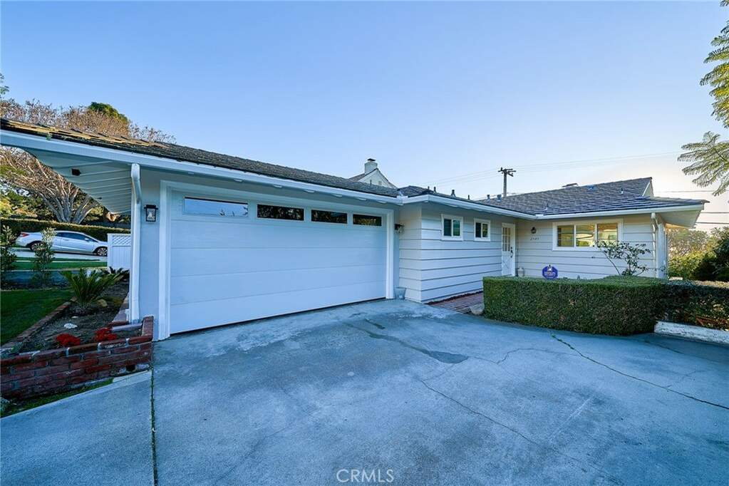 2549 Via Carrillo, Palos Verdes Estates, CA 90274 | MLS# PV24003342 ...