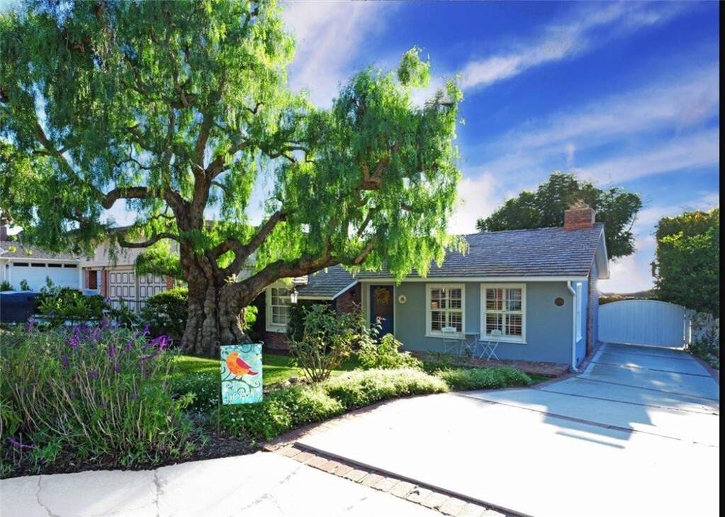 2541 Via Carrillo, Palos Verdes Estates, CA 90274 | MLS# PV25257143 ...
