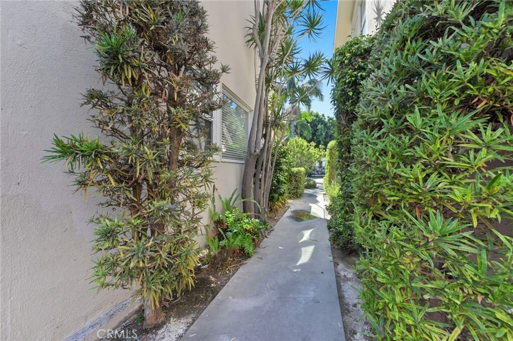 1035 Appleton Street, Long Beach, CA 90802 | MLS# PW25221710 | Christie ...