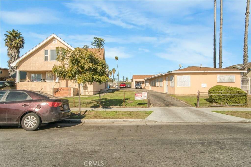 1027 W 91st Street, Los Angeles, CA 90044 | MLS# SB25018301 | Christie ...