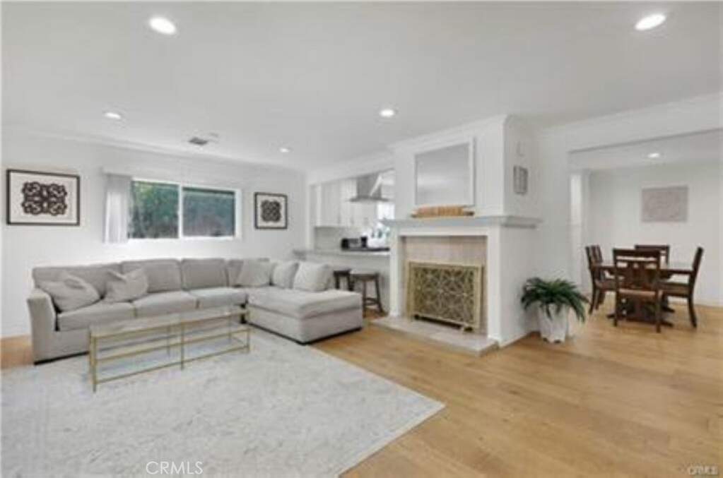 22335 Kittridge Street, Woodland Hills, CA 91303 | MLS# SR24050016 ...