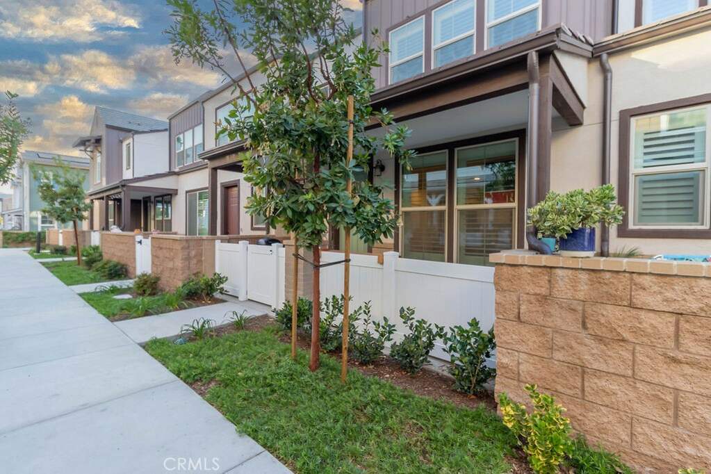 126 Red Brick Drive #4, Simi Valley, CA 93065 | MLS# SR25015738 ...