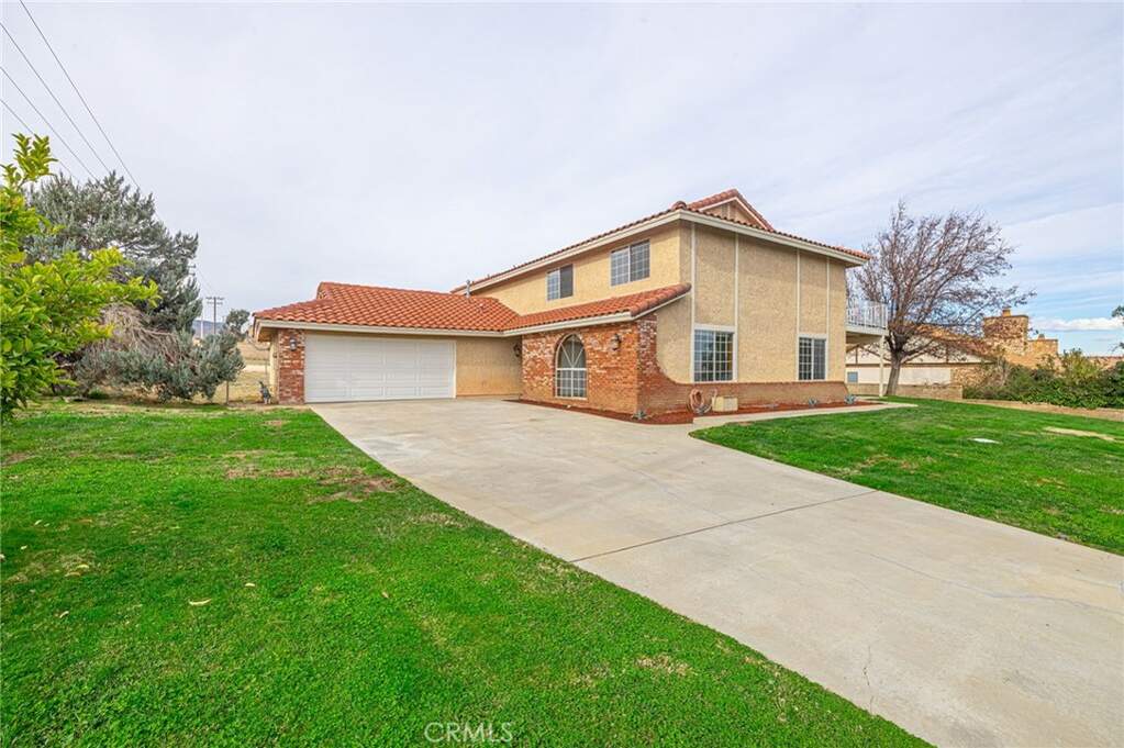 6215 W Avenue M8, Palmdale, CA 93551 | MLS# SW24001421 | Christie's ...