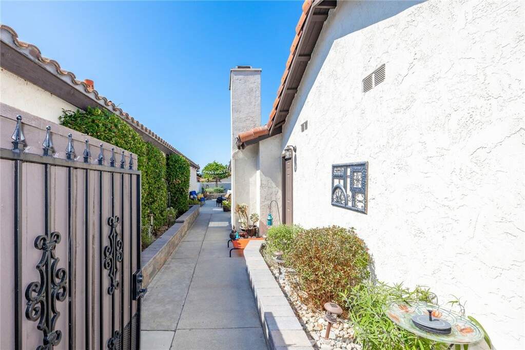 261 Sorrel Tree Pl, Oceanside, CA 92057 | MLS# SW24147507 | Christie's ...