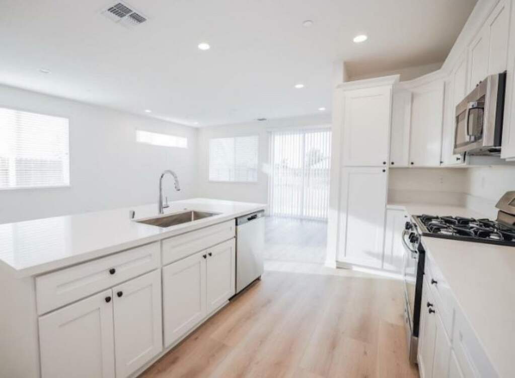 544 Fox Hunt Way, Rio Linda, CA 95673 | MLS# 223116645 | Christie's ...