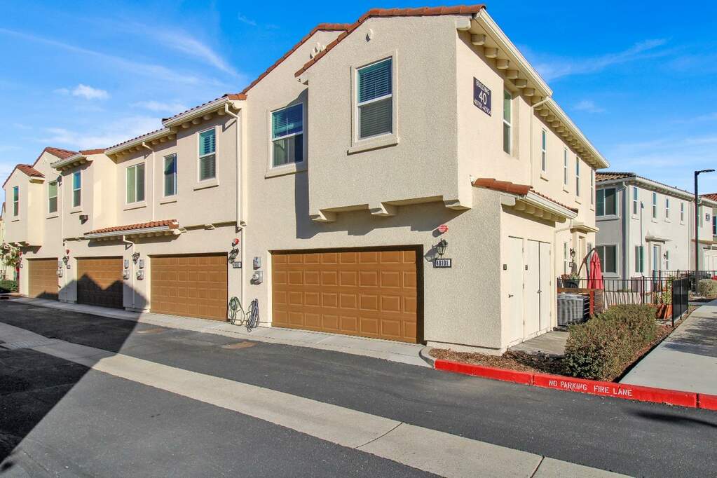 5301 E Commerce Way #40101, Sacramento, CA 95835 | MLS# 224132430 ...