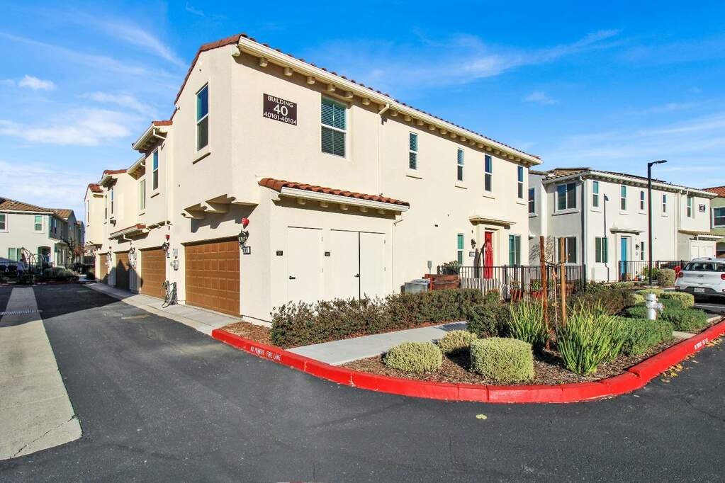 5301 E Commerce Way #40101, Sacramento, CA 95835 | MLS# 224132430 ...