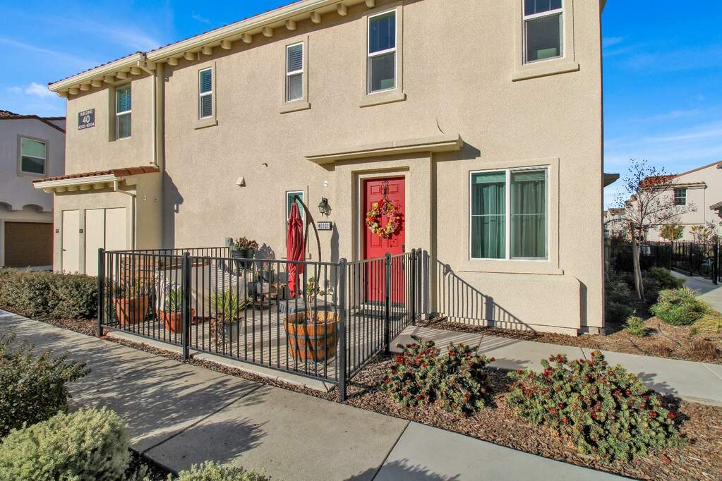 5301 E Commerce Way #40101, Sacramento, CA 95835 | MLS# 224132430 ...