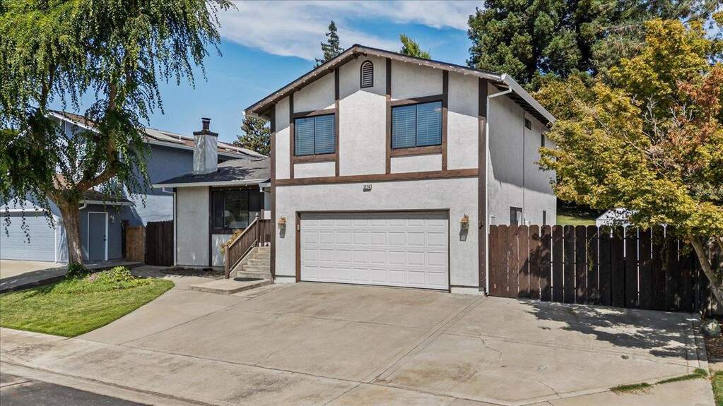 1224 David Drive, Oakdale, CA 95361 | MLS# 225107413 | Christie's ...