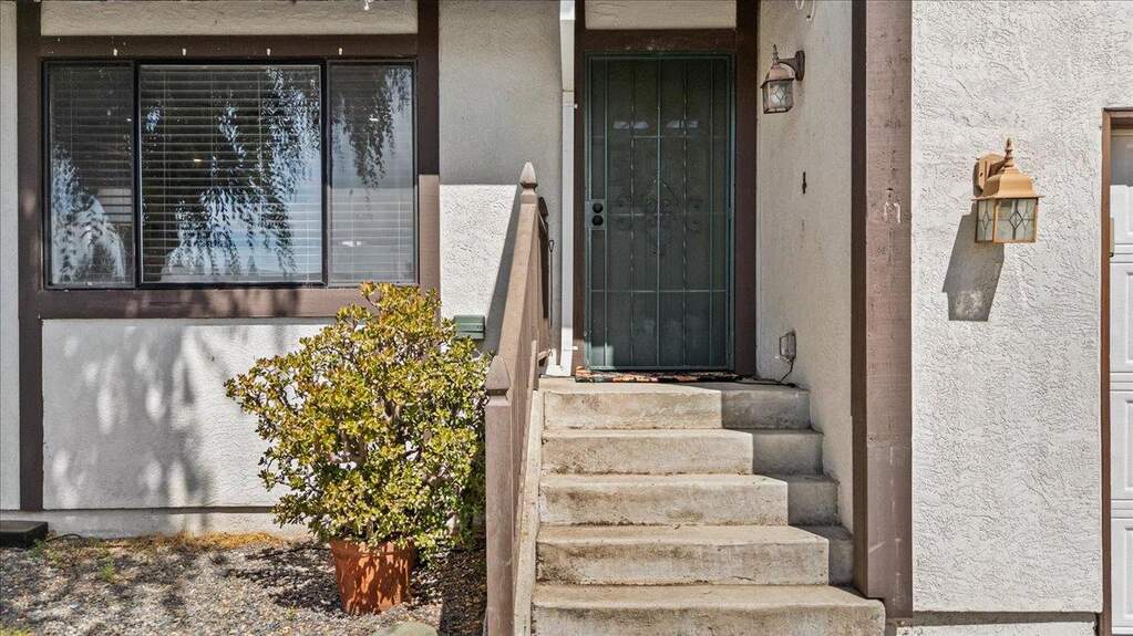 1224 David Drive, Oakdale, CA 95361 | MLS# 225107413 | Christie's ...