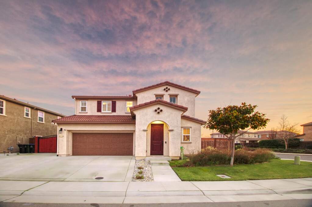 9855 Cape Verde Drive, Elk Grove, CA 95757 | MLS# 225125930 | Christie ...