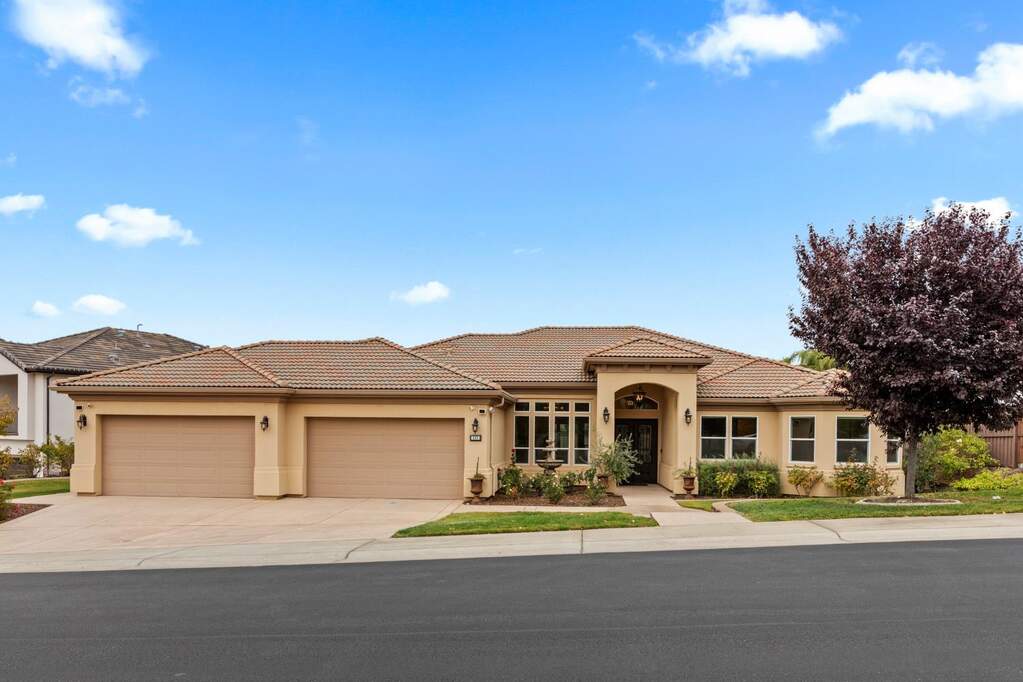640 Russell Drive, Folsom, CA 95630 | MLS# 225136848 | Christie's ...