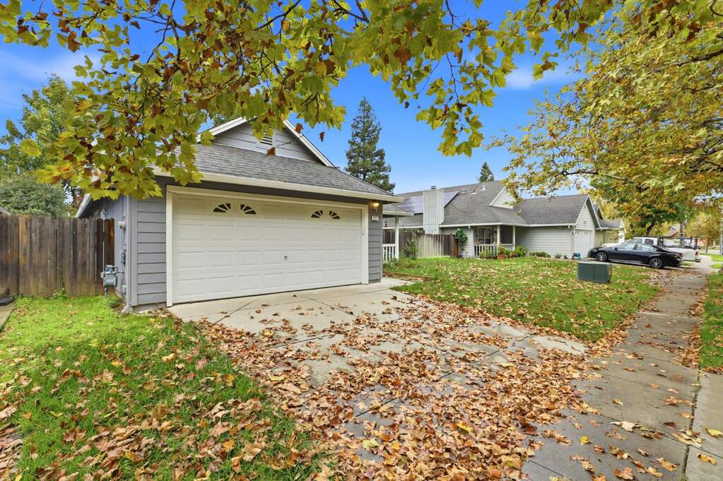 217 White Oak Lane, Winters, CA 95694 | MLS# 225144519 | Christie's ...