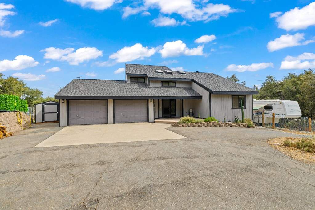10240 Ponderosa Way, Pine Grove, CA 95665 | MLS# 225152548 | Christie's ...